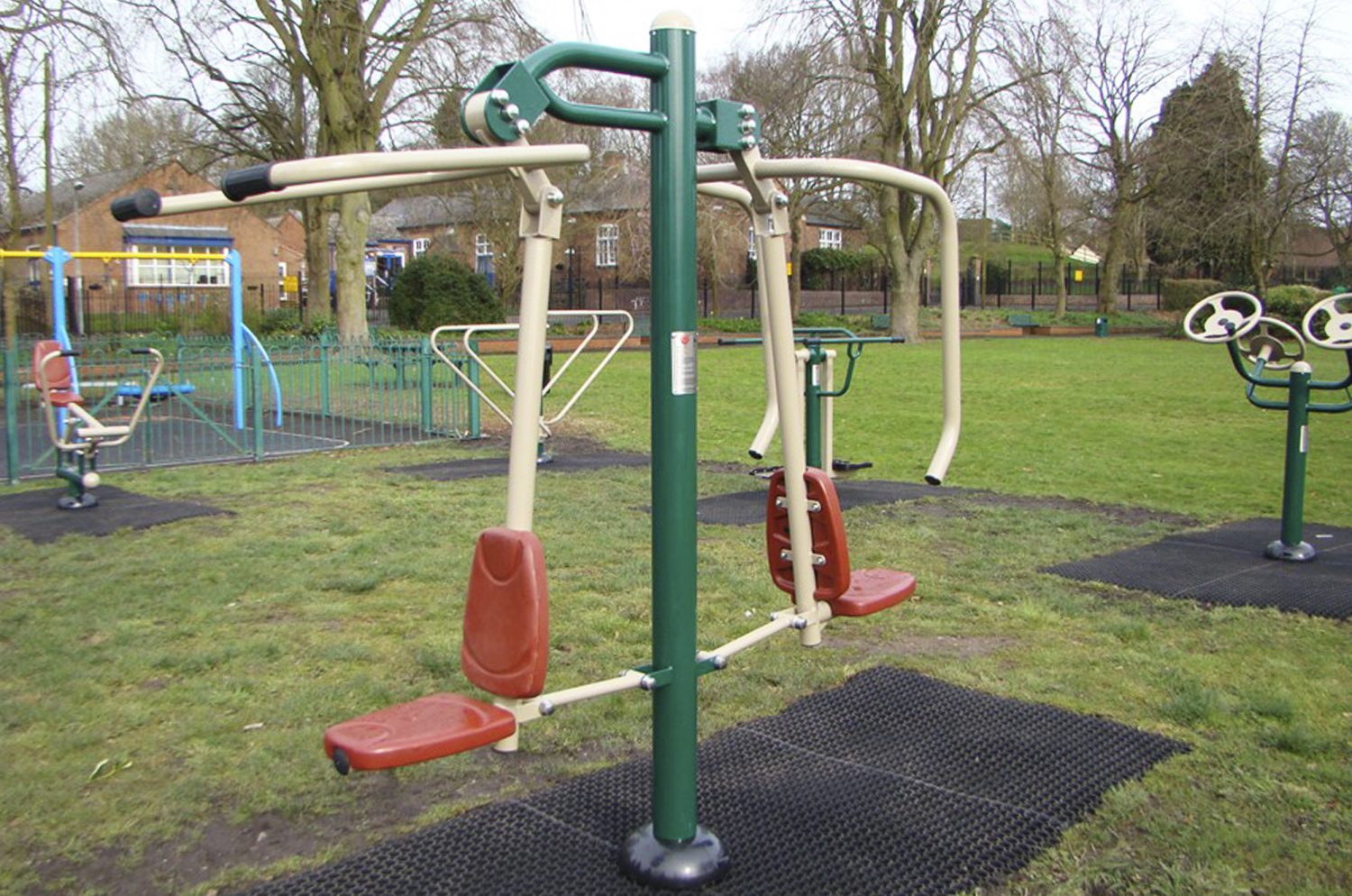Combi Pull Down Challenger & Power Push | Playground Design