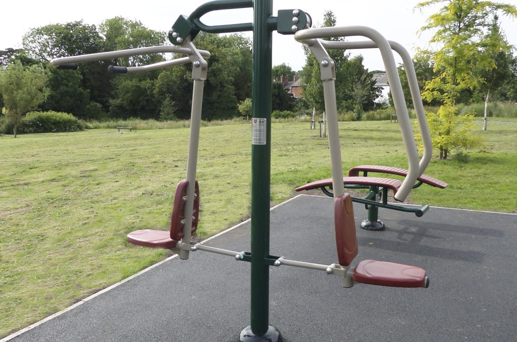 Combi Pull Down Challenger & Power Push | Playground Design